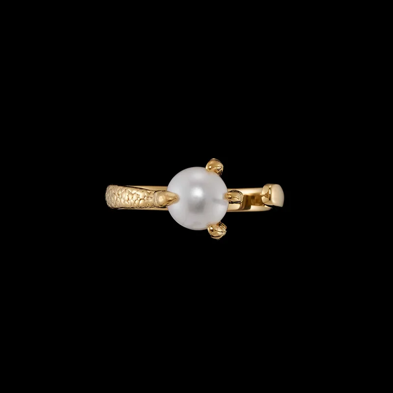 Claw Pearl Ring Gold - Maria Nilsdotter - Nordic Spectra